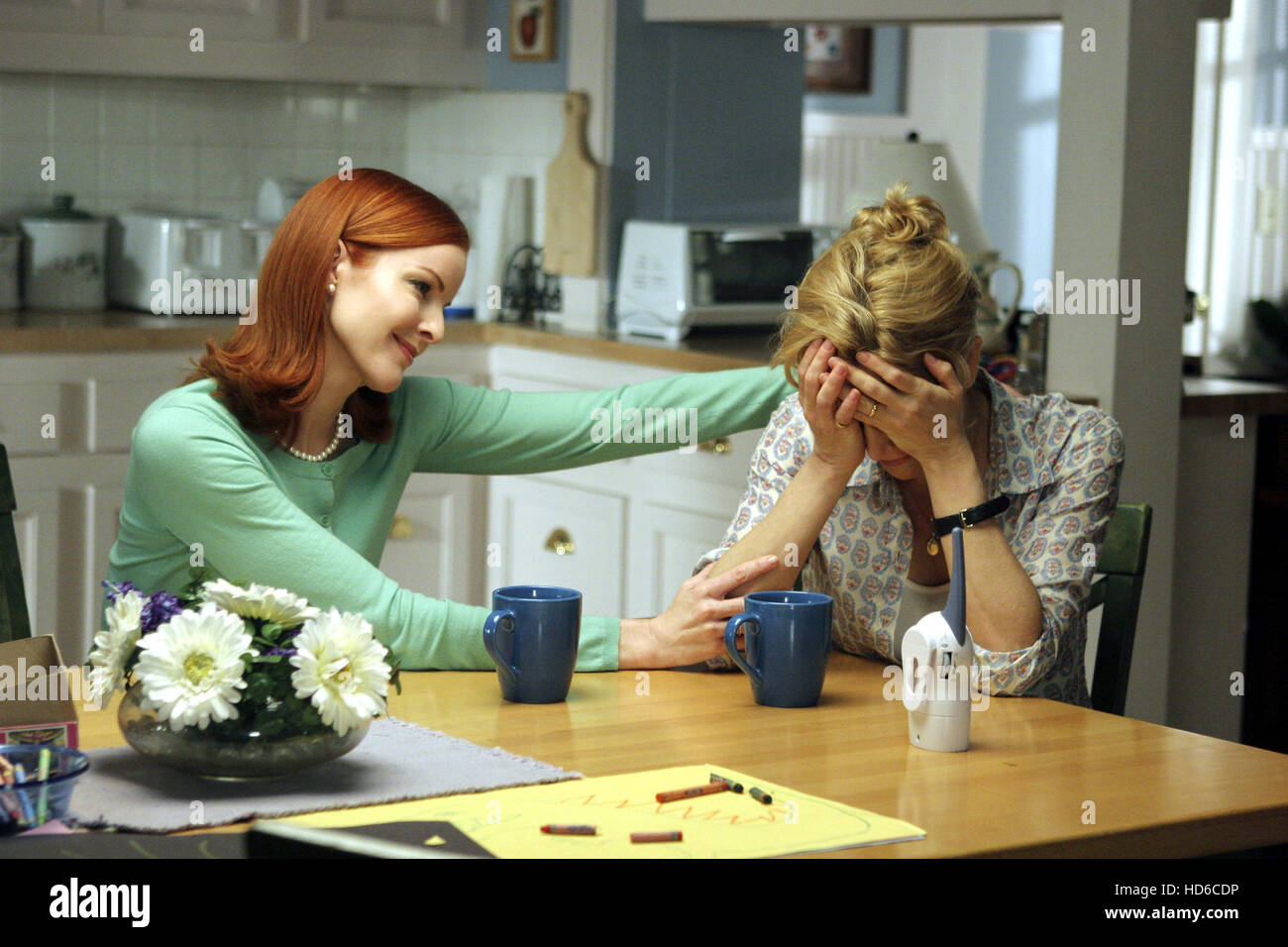 DESPERATE HOUSEWIVES, Marcia Cross, Felicity Huffman, 'Children Will ...