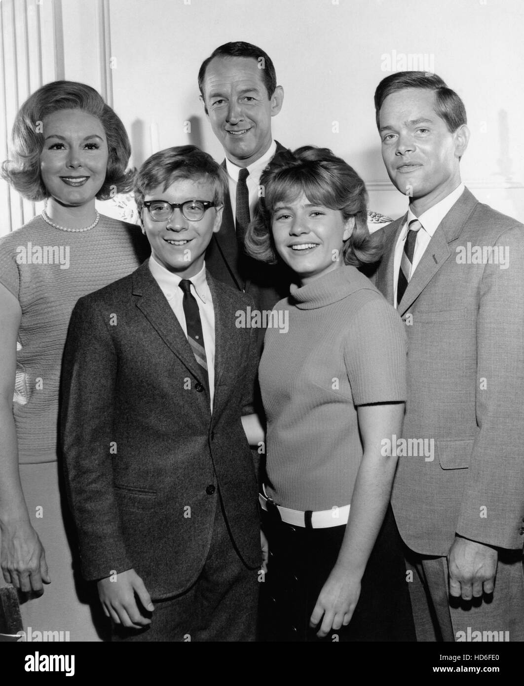 THE PATTY DUKE SHOW, (l-r): Jean Byron, Paul O'Keefe, William Schallert ...