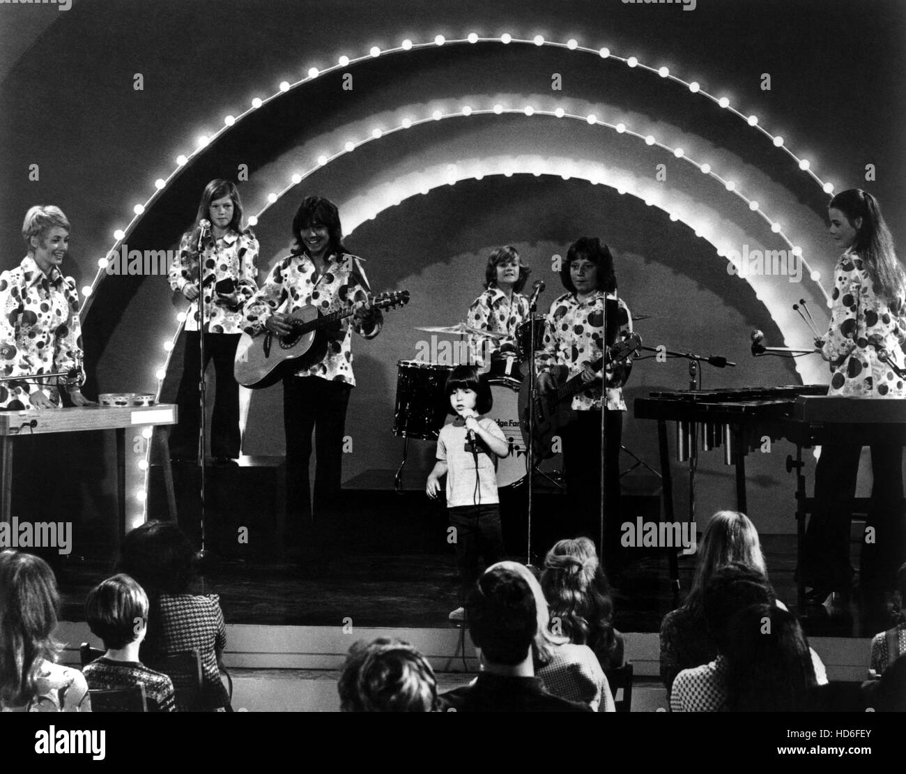 THE PARTRIDGE FAMILY, from left: Shirley Jones, Suzanne Crough, David ...