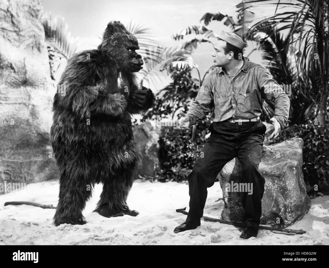 THE RED SKELTON SHOW, George Barrows (in gorilla suit), Red Skelton ...