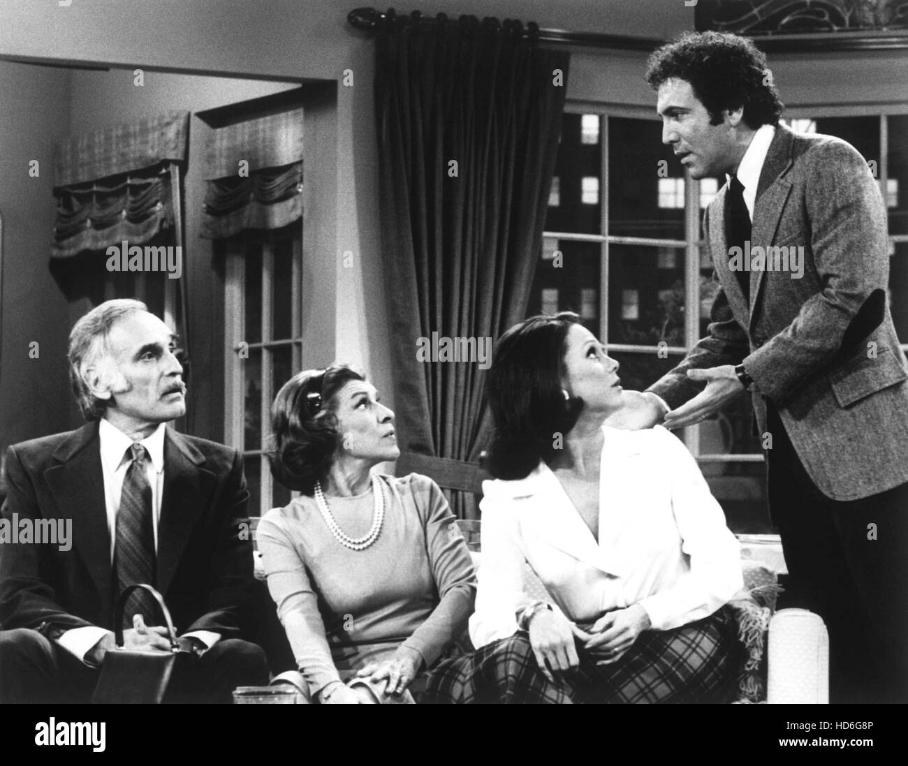 RHODA, (from left): Harold Gould, Nancy Walker, Valerie Harper, David ...