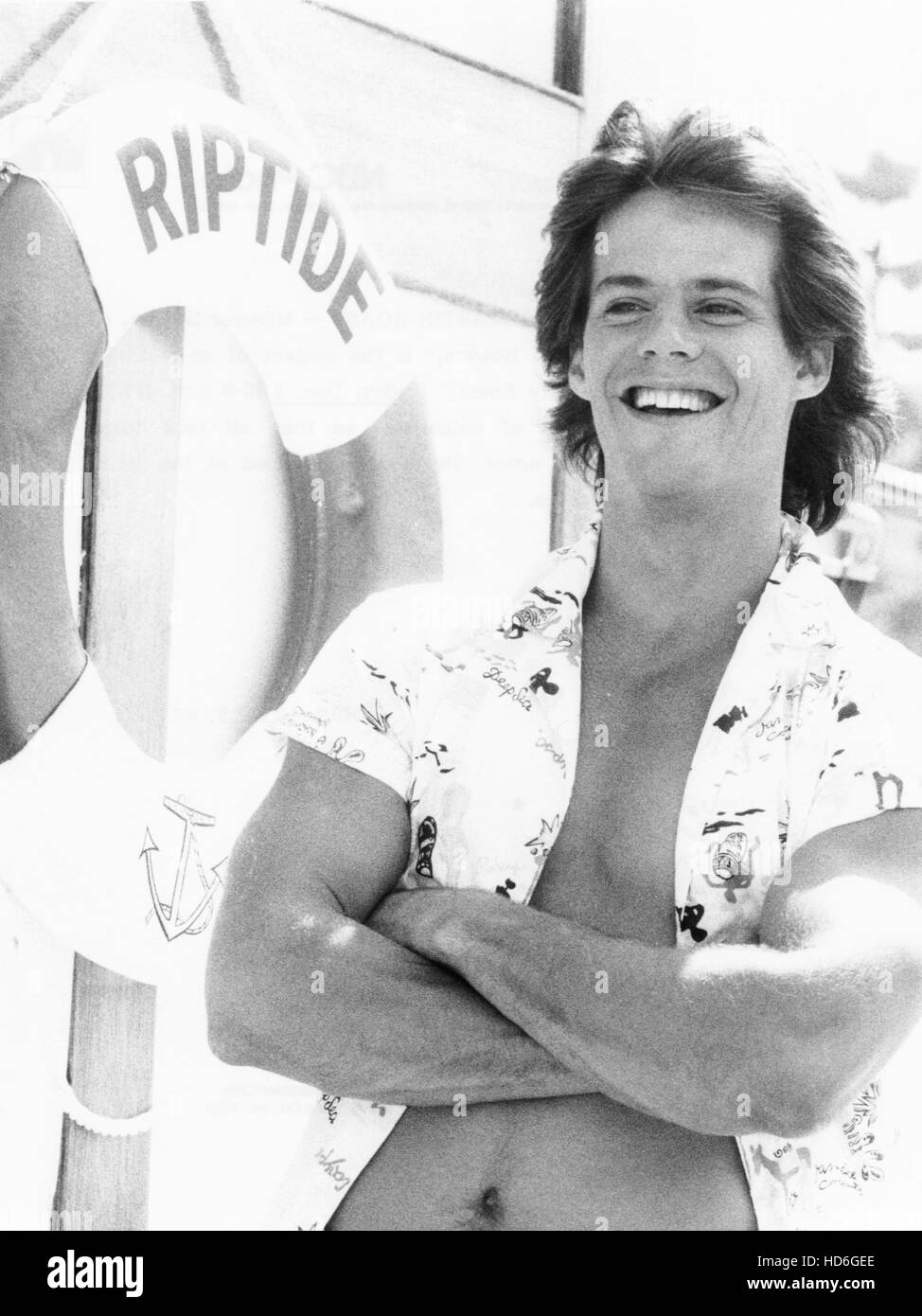 RIPTIDE, Ken Olandt, 'It's A Vial Sort of Business', (Season 2, aired ...