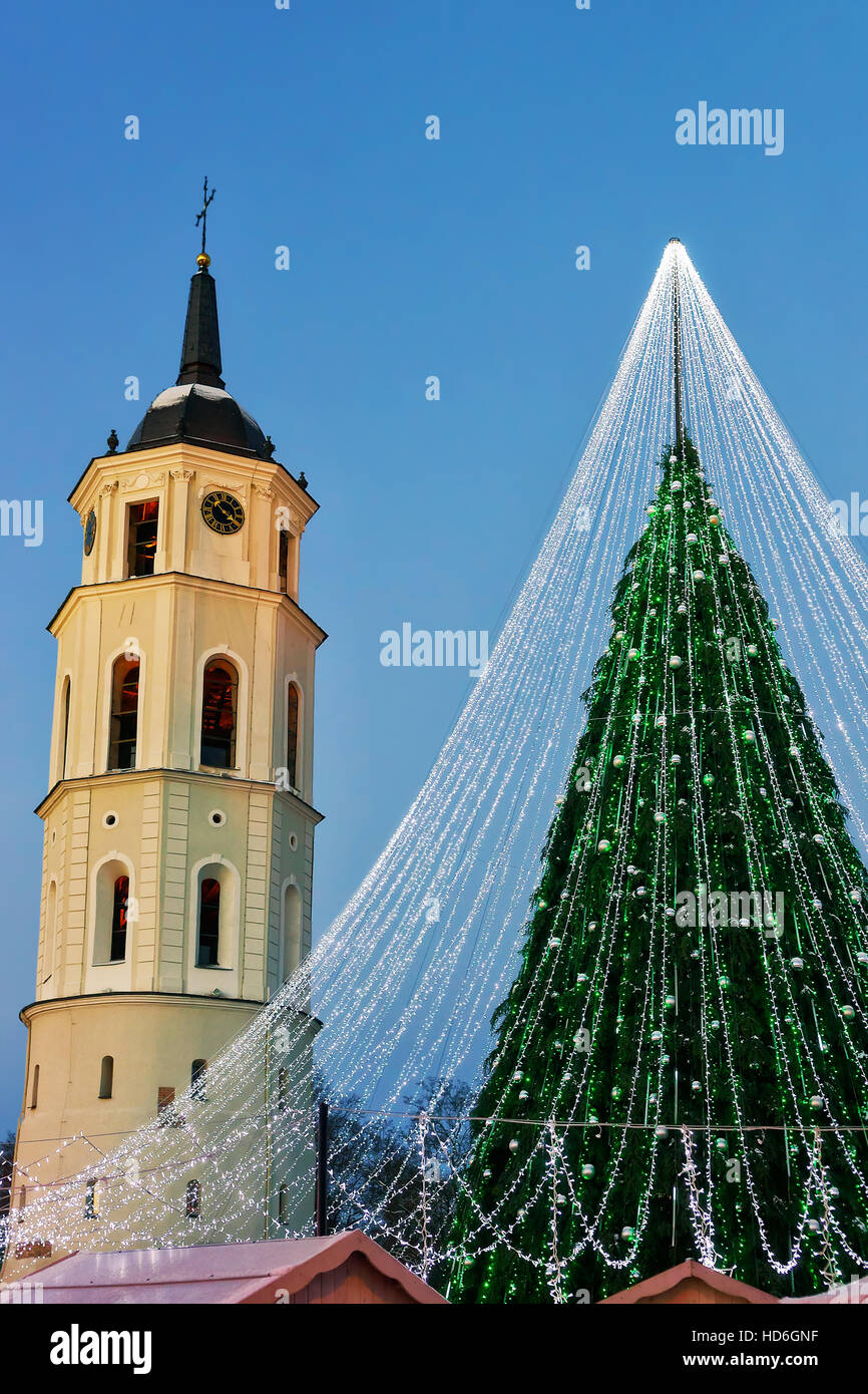 Vilnius, lithuania christmas lights hi-res stock photography and images ...