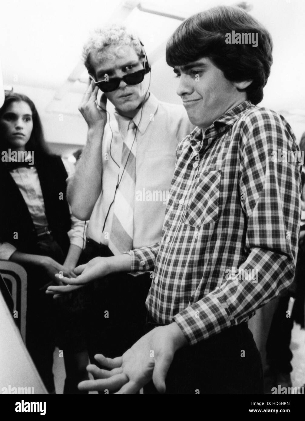 SQUARE PEGS, Jami Gertz, Merritt Butrick, John Femia, in episode 'Pac ...