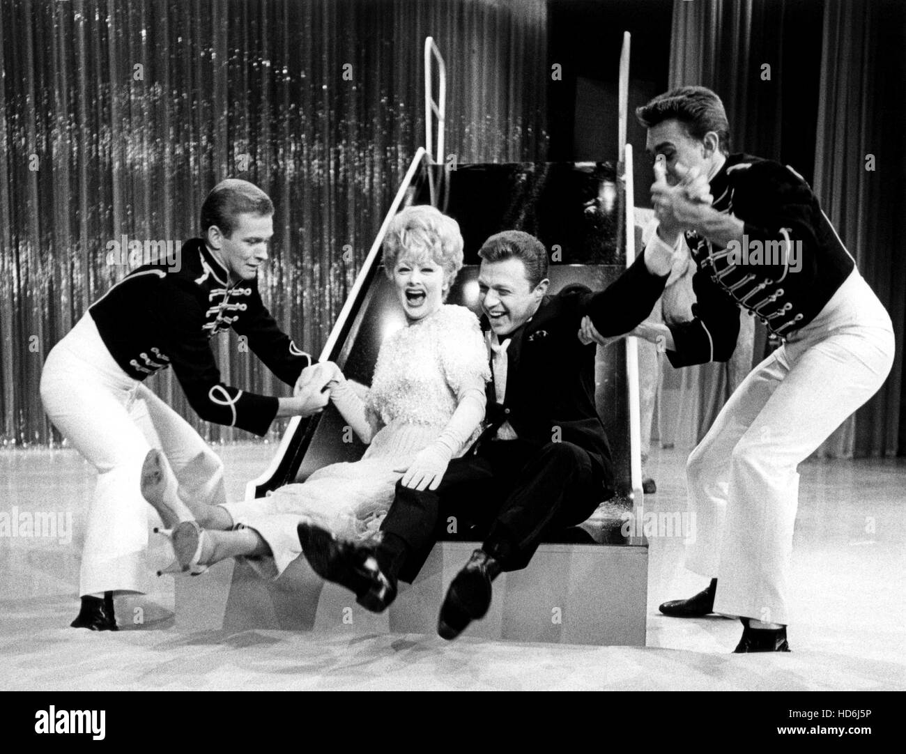 THE STEVE LAWRENCE SHOW, Lucille Ball, Steve Lawrence (both in center ...