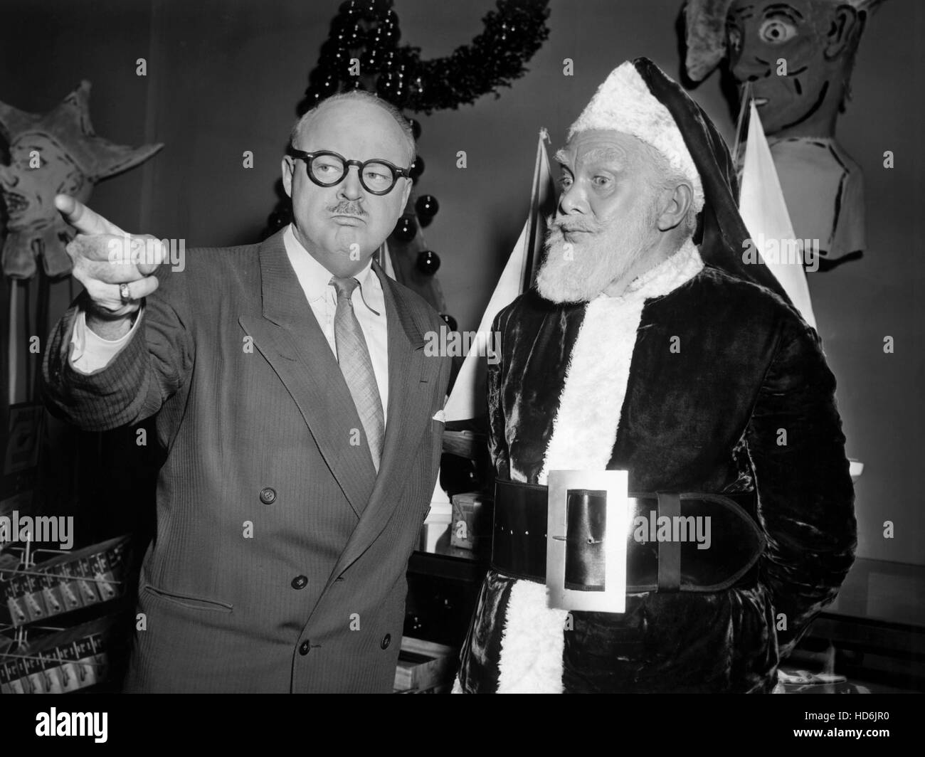 THE 20TH CENTURY FOX HOUR, Don Beddoe, Thomas Mitchell, 'Miracle on ...