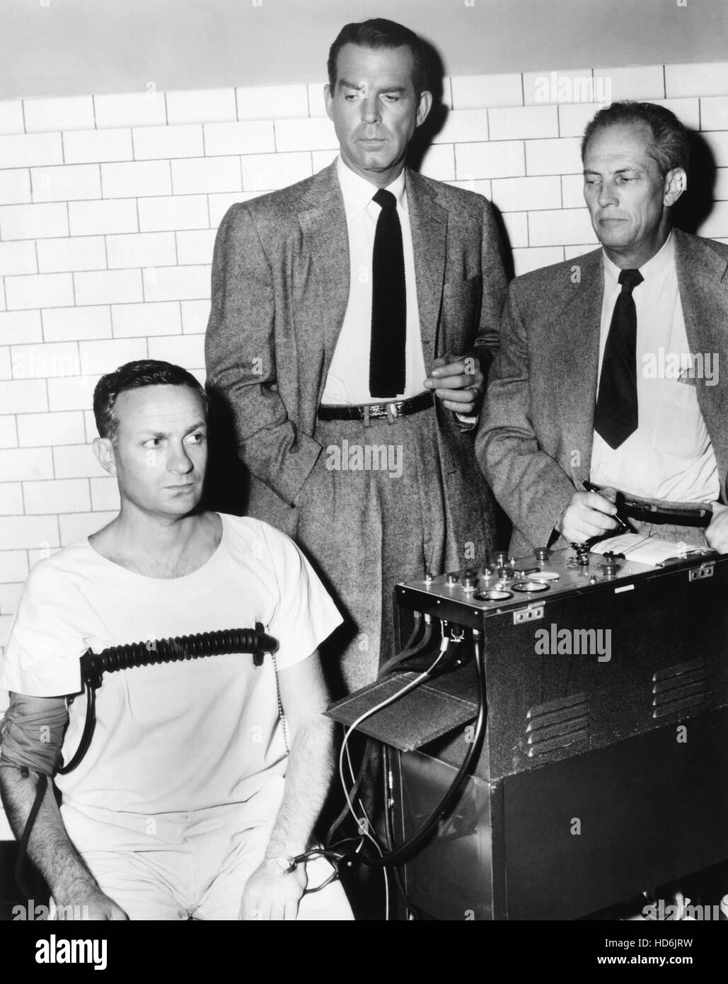 THE TWENTIETH CENTURY-FOX HOUR, Joe Mantell (seated), fred MacMurray ...