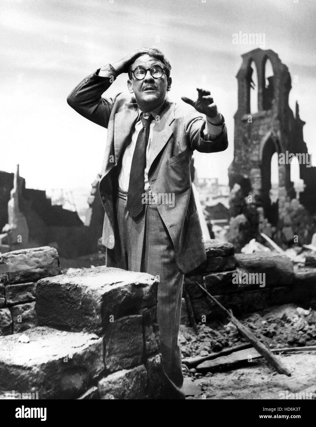 TWILIGHT ZONE, Burgess Meredith, 1959-64, 'Time Enough at Last', Season ...
