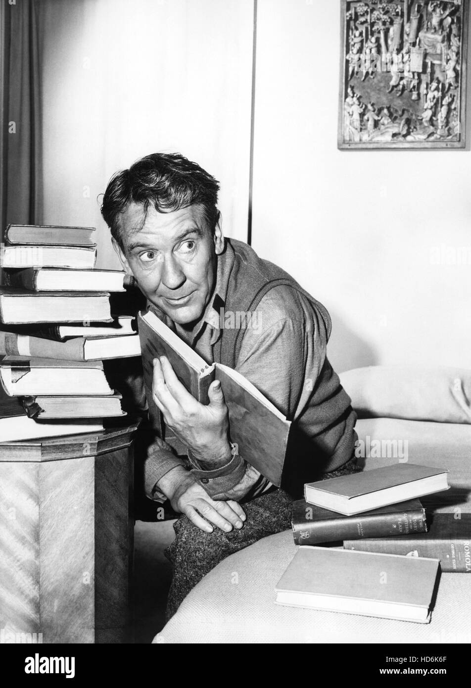 THE TWILIGHT ZONE, Burgess Meredith in 'The Obsolete Man' (Season 2 ...