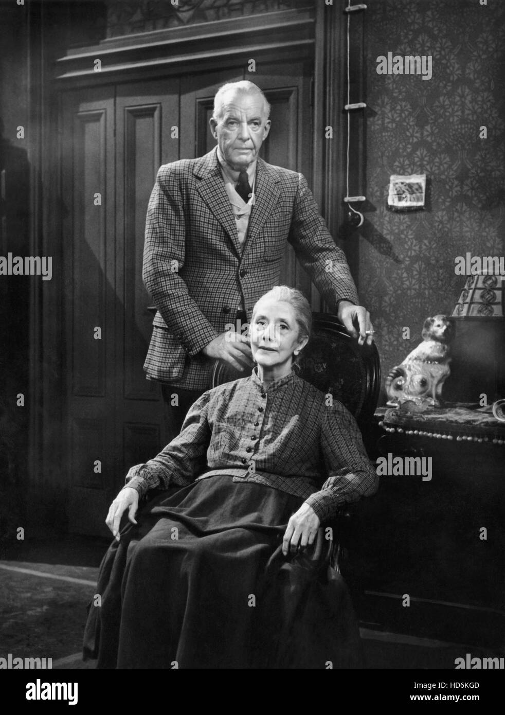 THE U.S. STEEL HOUR, Alfred Lunt, (top), Lynn Fontanne, 'The Old Lady ...