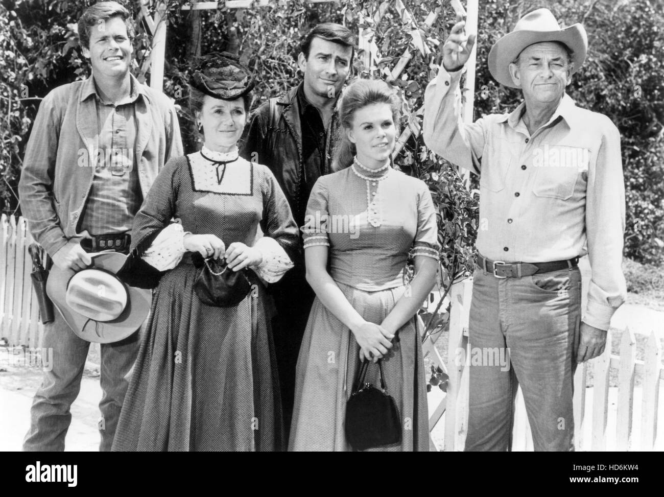 THE VIRGINIAN (aka THE MEN FROM SHILOH), from left: Doug McClure, Jeanette Nolan, James Drury ...