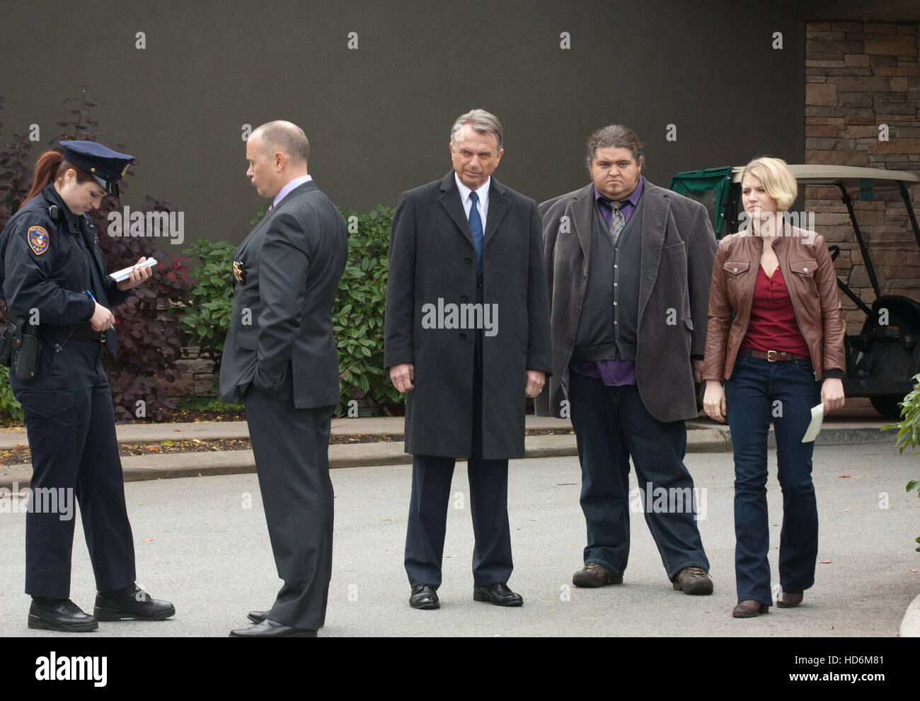 ALCATRAZ, Sam Neill (center), Jorge Garcia (2nd from right), Sarah ...