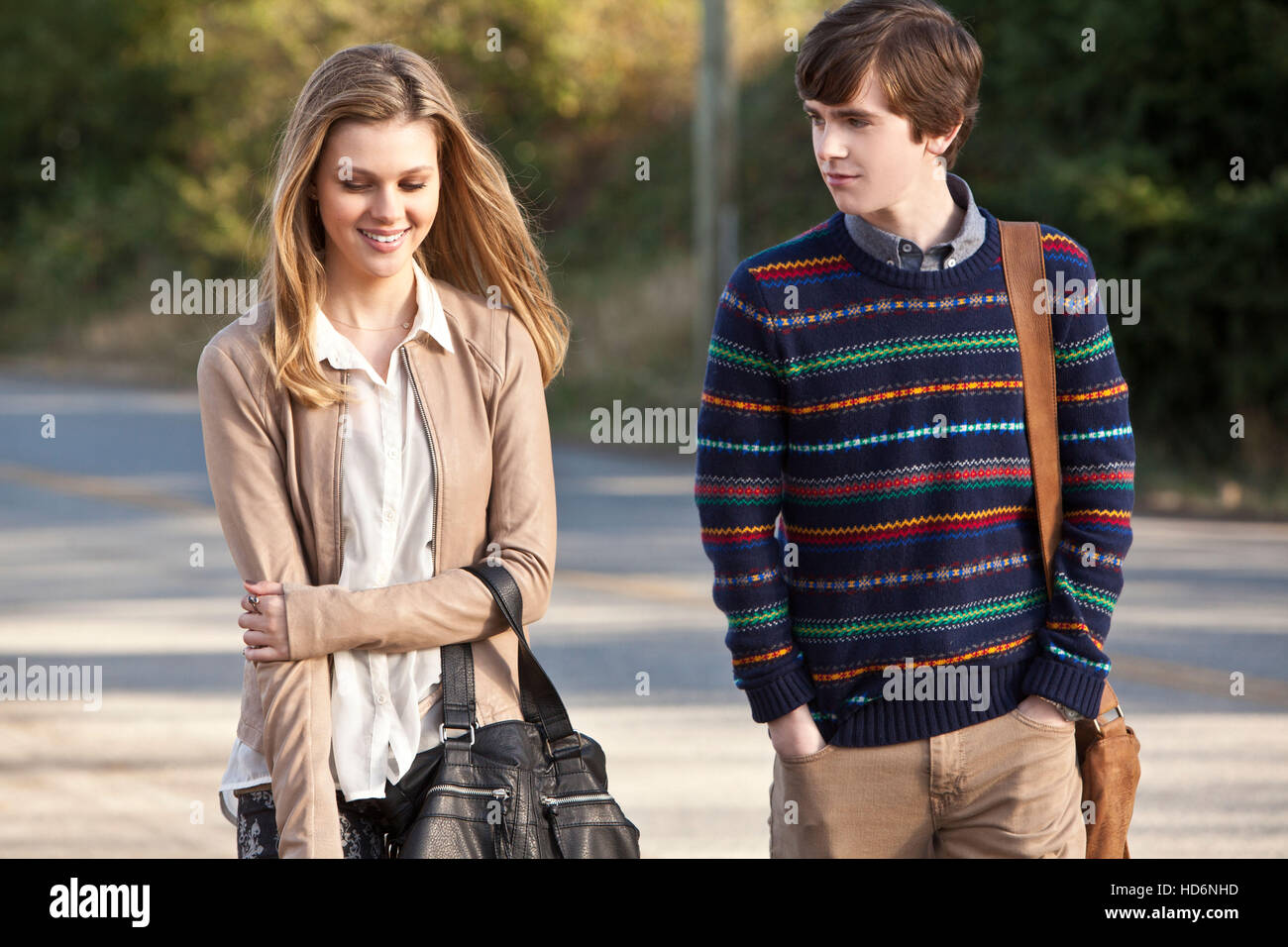 BATES MOTEL, l-r: Nicola Peltz, Freddie Highmore in 'Nice Town You ...