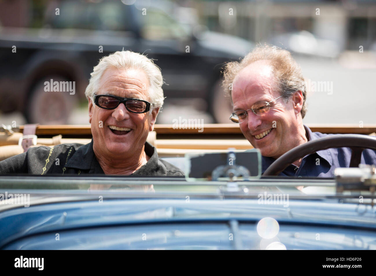 BARRY'D TREASURE, (from left): Barry Weiss, Kelly Kinzle, (Season 1 ...