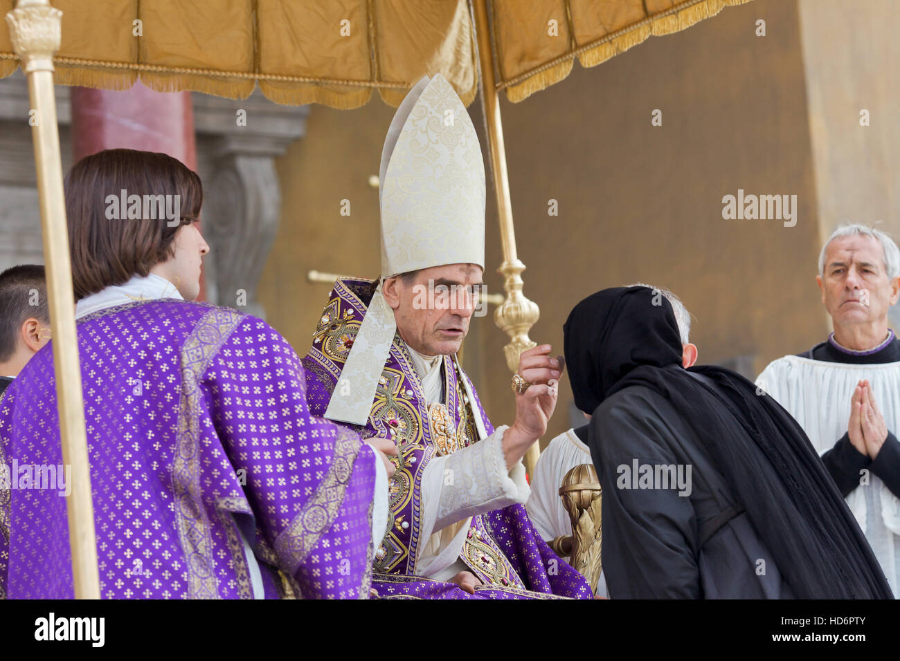 THE BORGIAS, Jeremy Irons (center), 'Day of Ashes', (Season 2, ep. 206 ...