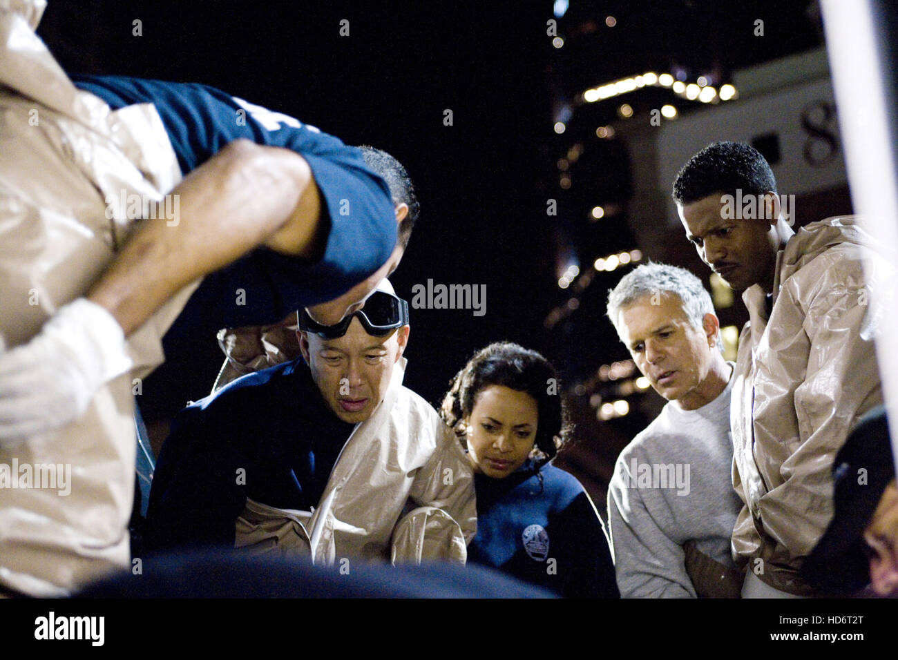THE CLOSER, Raymond Cruz, Michael Paul Chan, Gina Ravera, Tony Denison ...