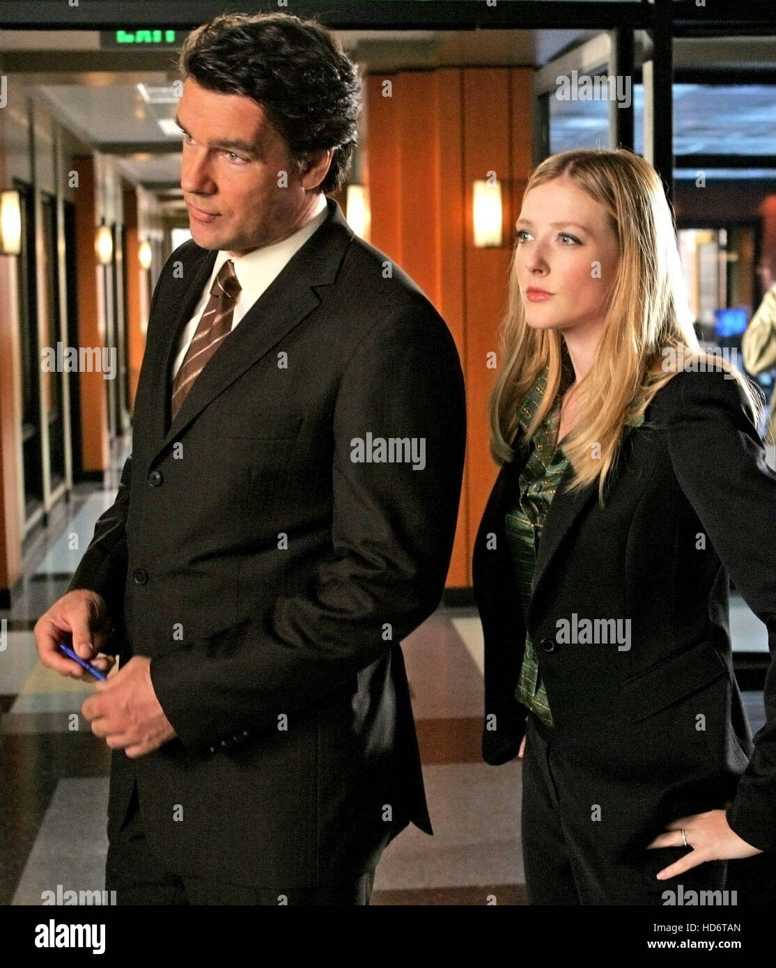 CLOSE TO HOME, David James Elliott, Jennifer Finnigan, 'Silent Auction ...
