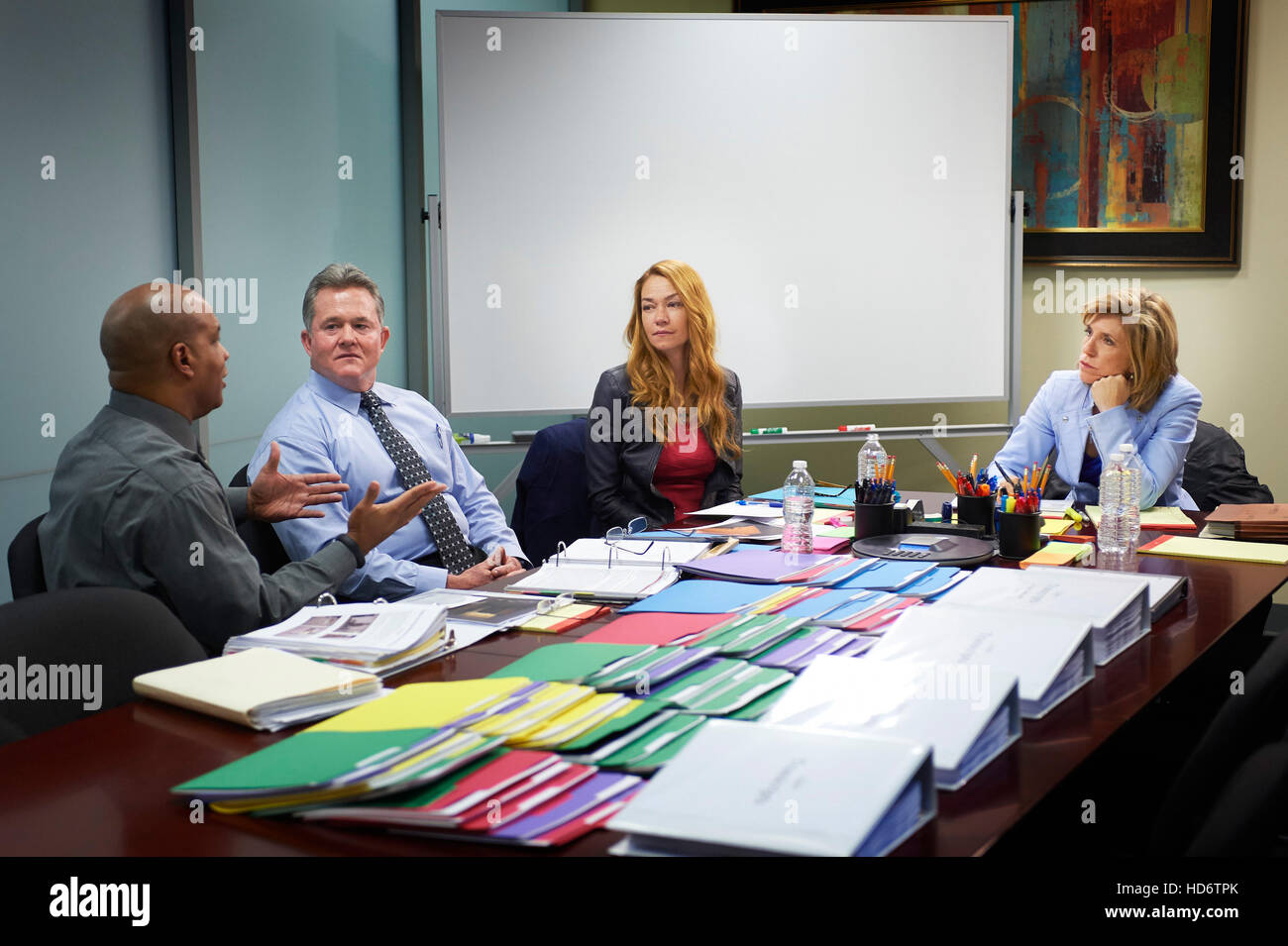 COLD JUSTICE, Yolanda McClary (3rd from right), Kelly Siegler (right ...