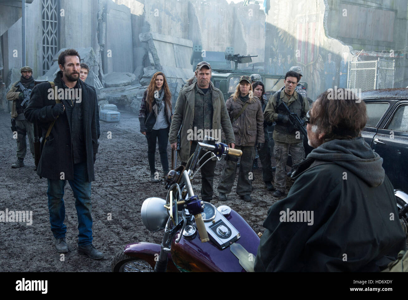 FALLING SKIES, Noah Wyle (left), Will Patton (center), Jeff Fahey ...