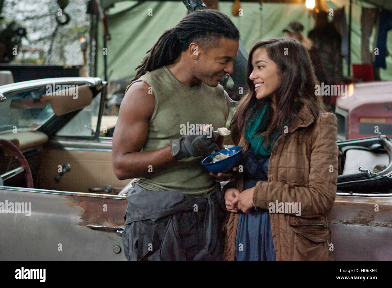 Falling Skies From Left Brandon Jay Mclaren Seychelle Gabriel