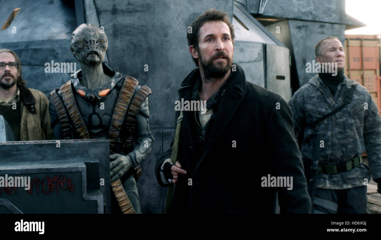 FALLING SKIES, l-r: Robert Sean Leonard, Doug Jones, Noah Wyle in ...