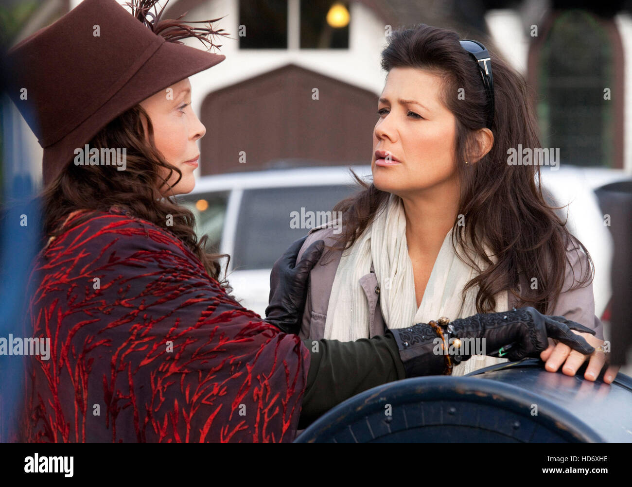 A FAMILY THANKSGIVING, (from left): Faye Dunaway, Daphne Zuniga, 2010 ...