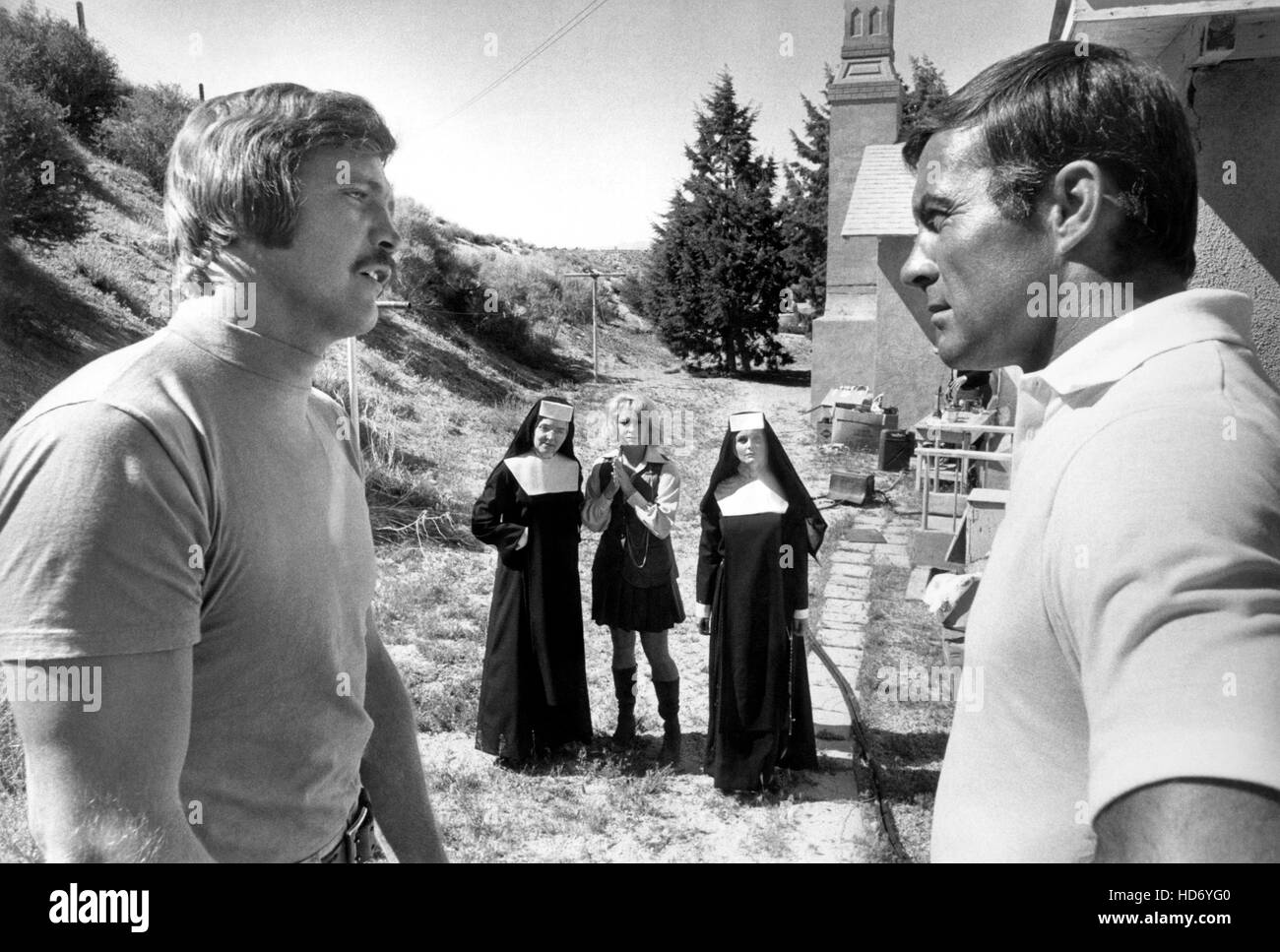 WEEKEND OF TERROR, from left: Lee Majors, Jane Wyatt, Lois Nettleton ...