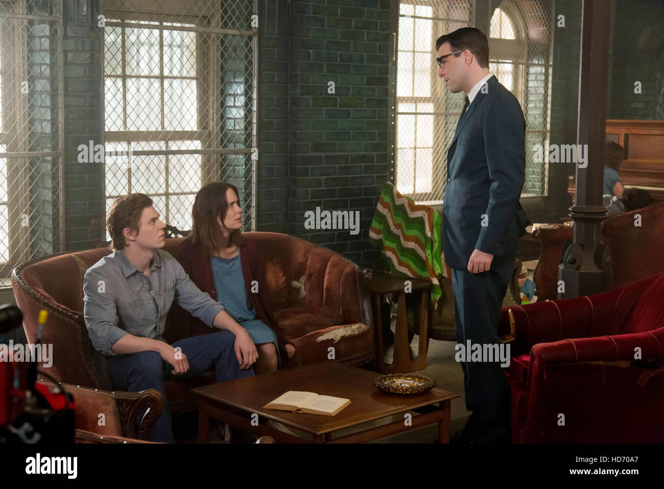 AMERICAN HORROR STORY, l-r: Evan Peters, Sarah Paulson, Zachary Quinto ...