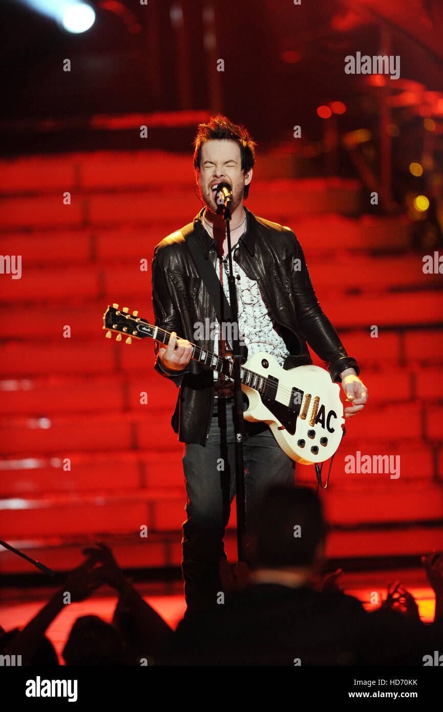 AMERICAN IDOL 7, David Cook, 'The Final 2 Perform', (Season 7, aired ...