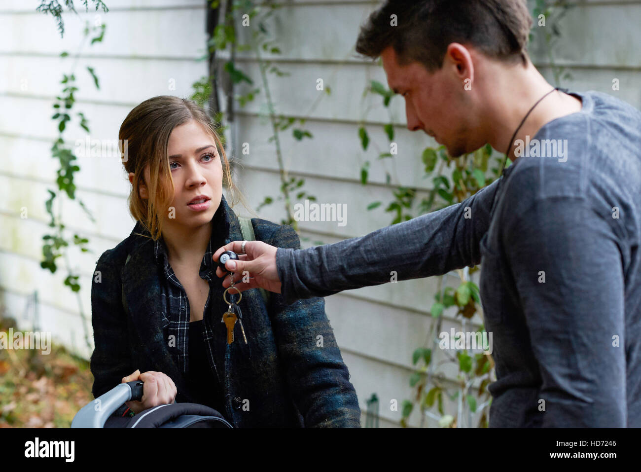 BETWEEN, (from left): Jennette McCurdy, Kyle Mac, 'Love Hurts', (Season 1, ep. 104, aired June ...