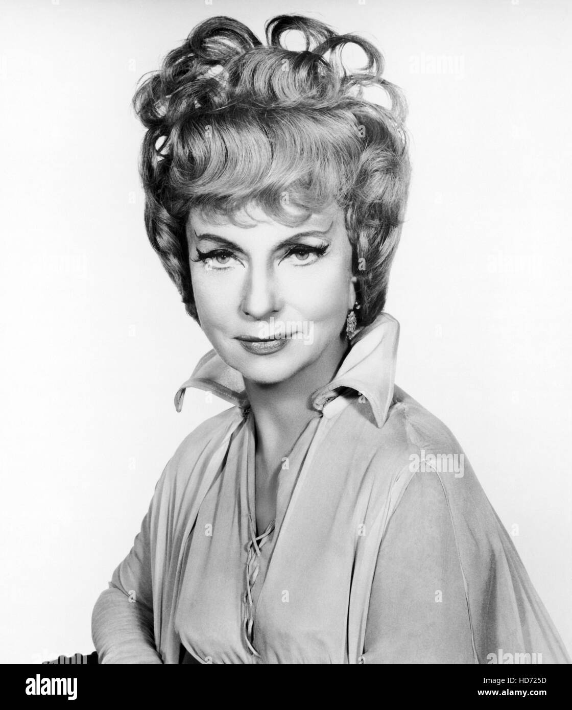 BEWITCHED, Agnes Moorehead, 1964-1972 Stock Photo - Alamy