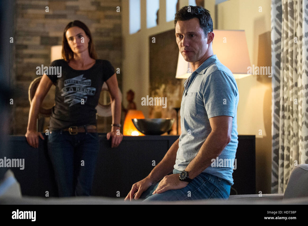 BURN NOTICE, l-r: Gabrielle Anwar, Jeffrey Donovan in 'Down & Out ... BURN NOTICE, l-r: Gabrielle Anwar, Jeffrey Donovan in 'Down & Out ...
