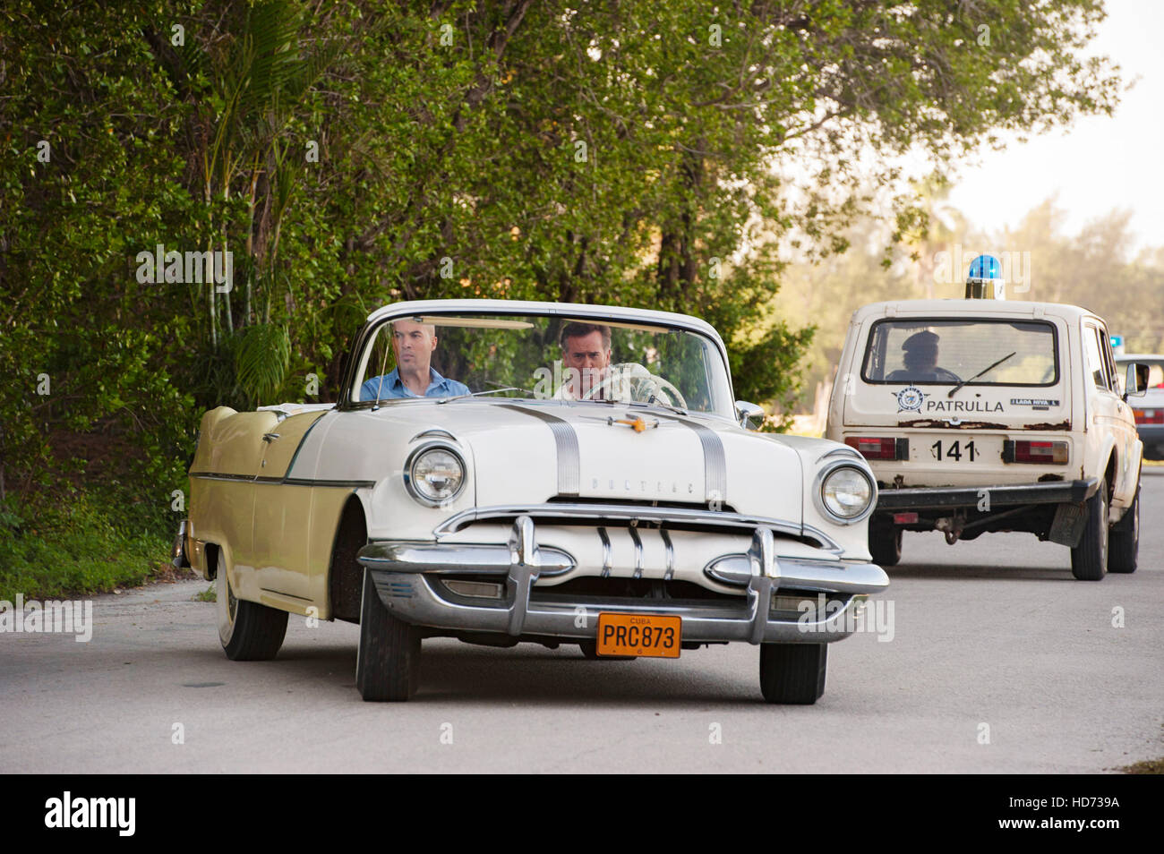 BURN NOTICE, (from left): Coby Bell, Bruce Campbell, 'Exit Plan ...