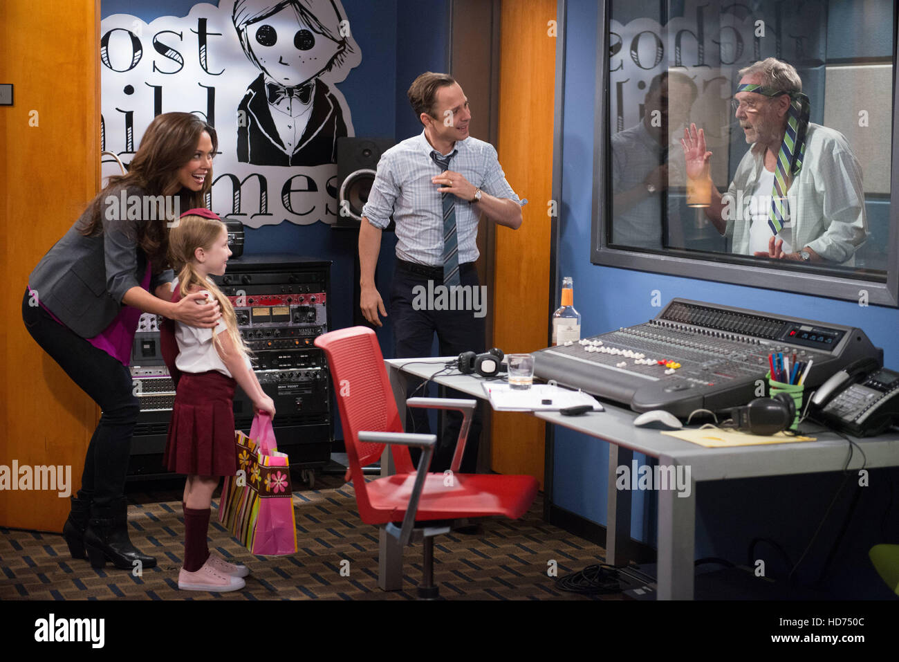 DADS, l-r: Vanessa Lachey, Alexis Calcaterra, Giovanni Ribisi, Martin ...