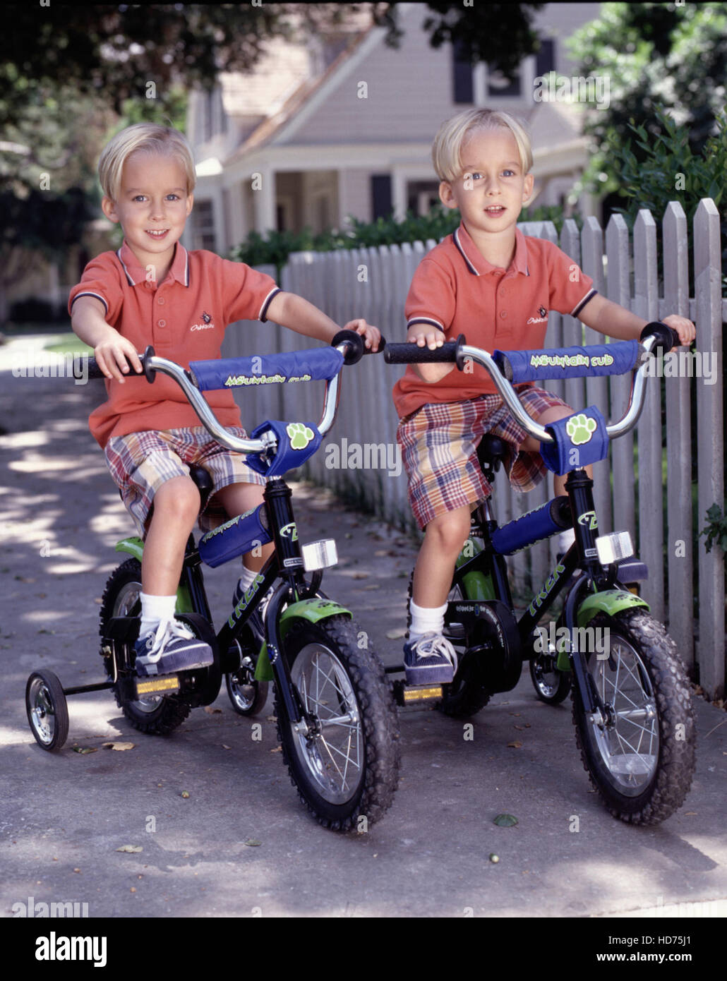 EVERYBODY LOVES RAYMOND, Sawyer/Sullivan Sweeten, 1996-2005, © CBS ...