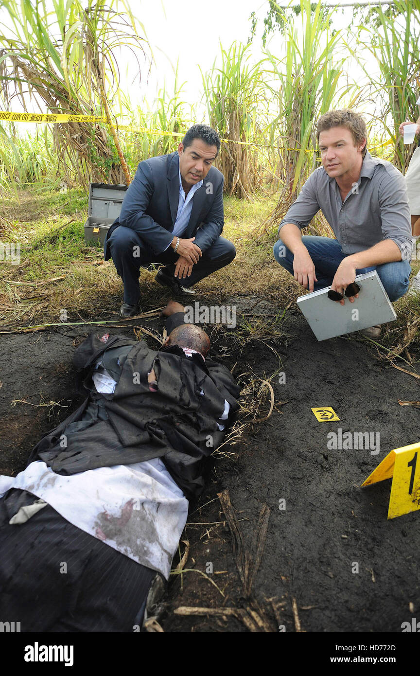 THE GLADES, (from left): Carlos Gomez, Matt Passmore, (Season 1, Ep ...