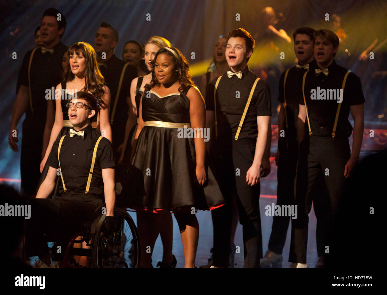 GLEE, (in spotlight, from left): Lea Michele, Kevin McHale, Dianna ...
