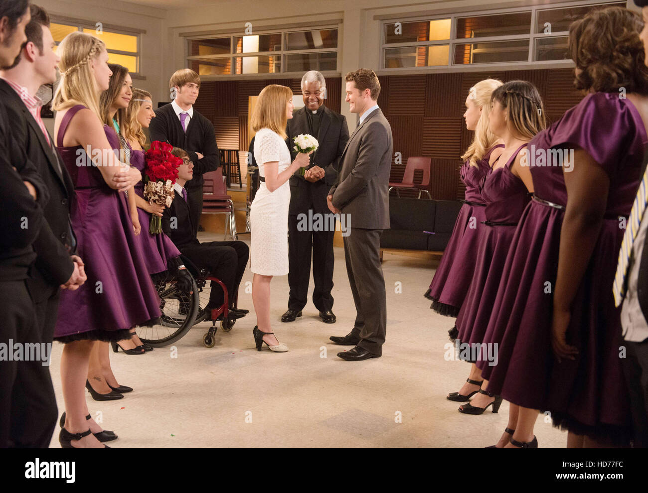 GLEE, (center, from left): Jayma Mays, William Charles Mitchell ...