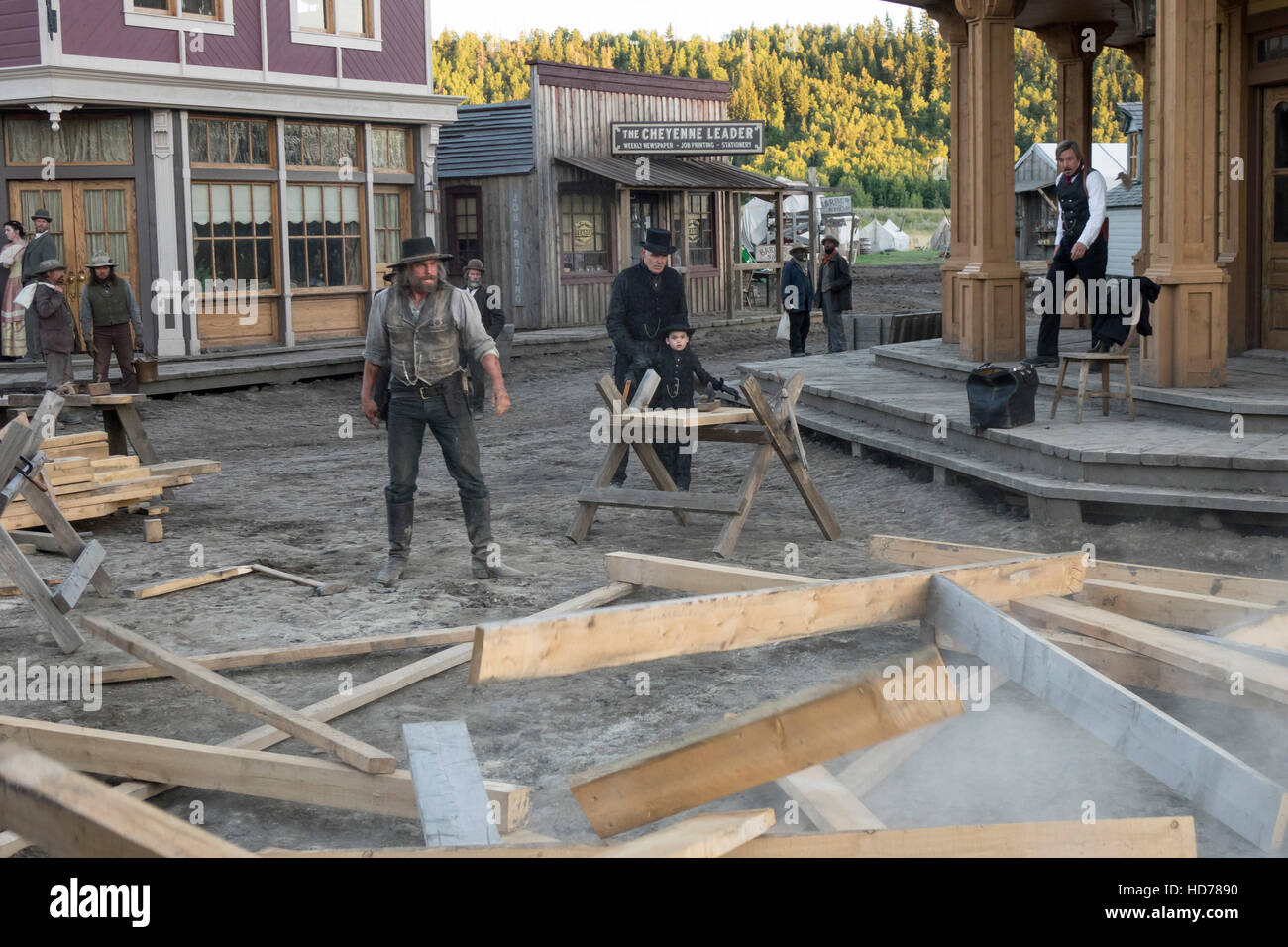 HELL ON WHEELS, Anson Mount (center), Jake Weber (right), 'Thirteen ...