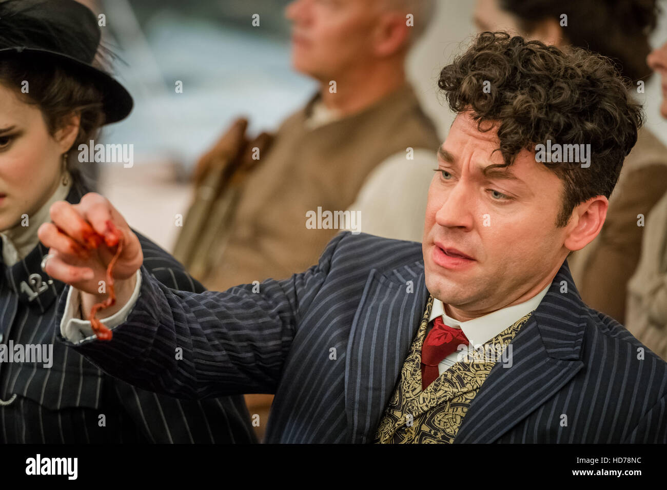 HOUDINI & DOYLE, Michael Weston (as Harry Houdini) in 'In Manus Dei ...