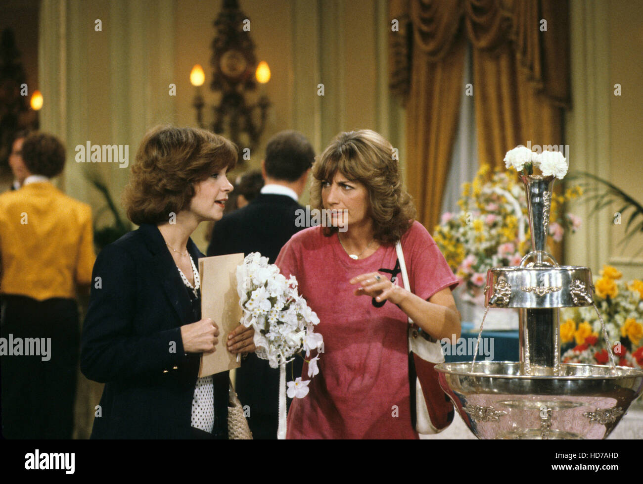 LAVERNE & SHIRLEY, (from left): Cindy Williams, Penny Marshall, 'I Do ...