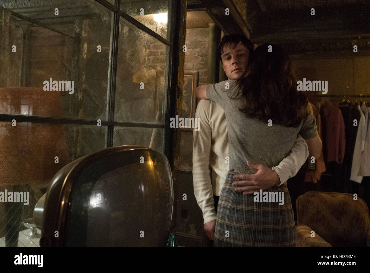 THE MAN IN THE HIGH CASTLE, (from left): Rupert Evans, Alexa Davalos ...