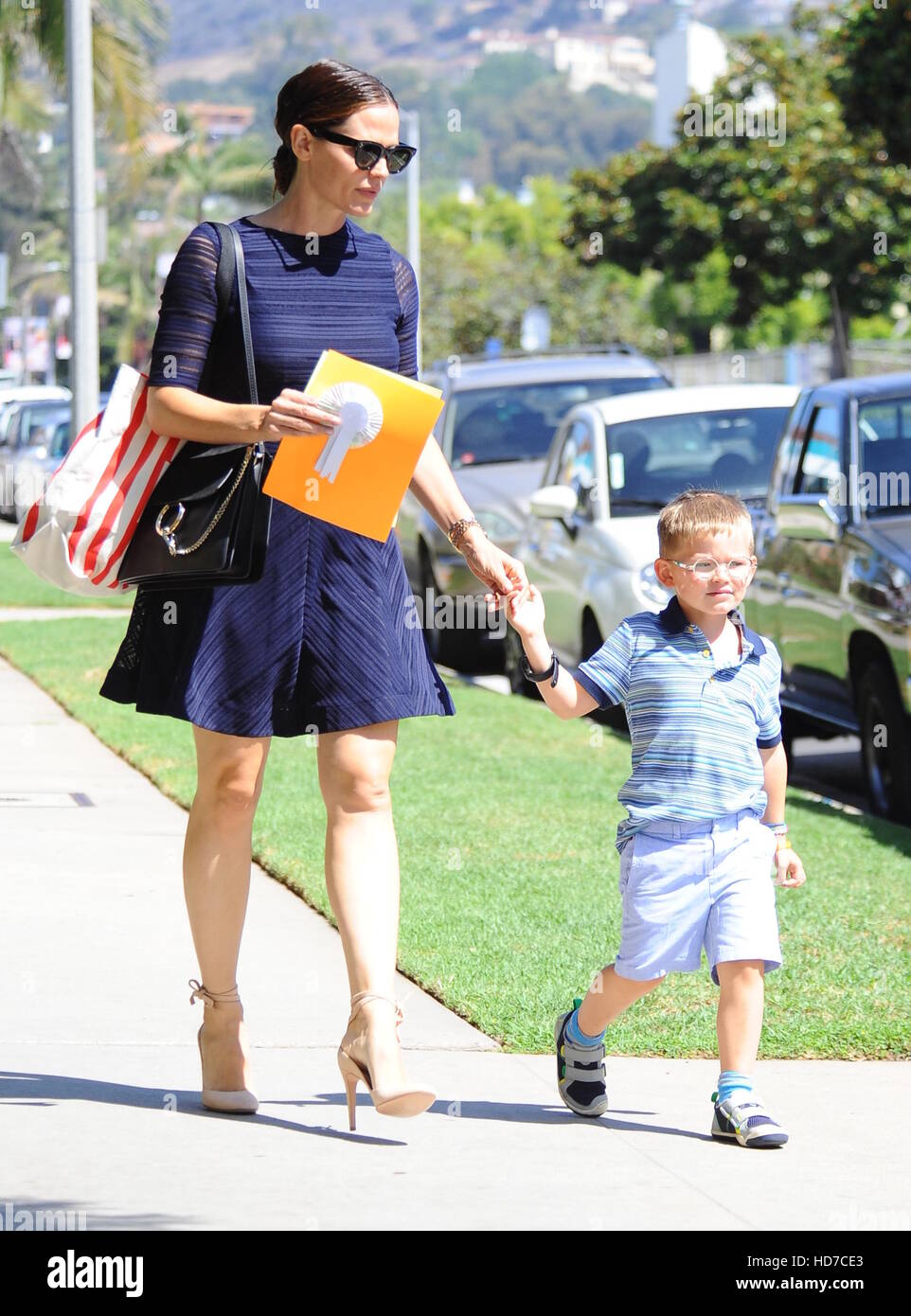 Jennifer Garner goes to church with her children Featuring: Jennifer ...