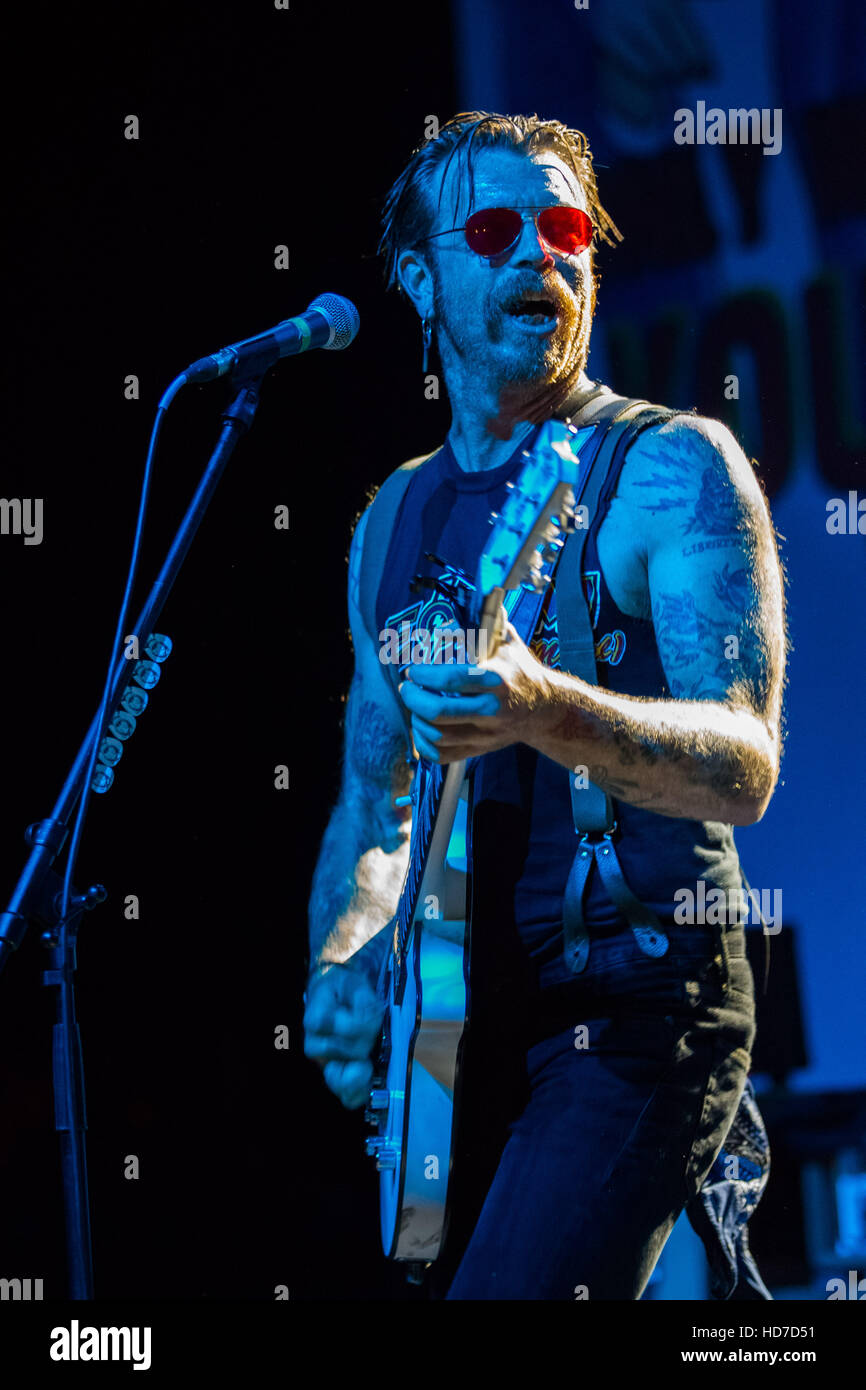 Jesse Hughes of Eagles of Death Metal as the band play Coliseu dos ...