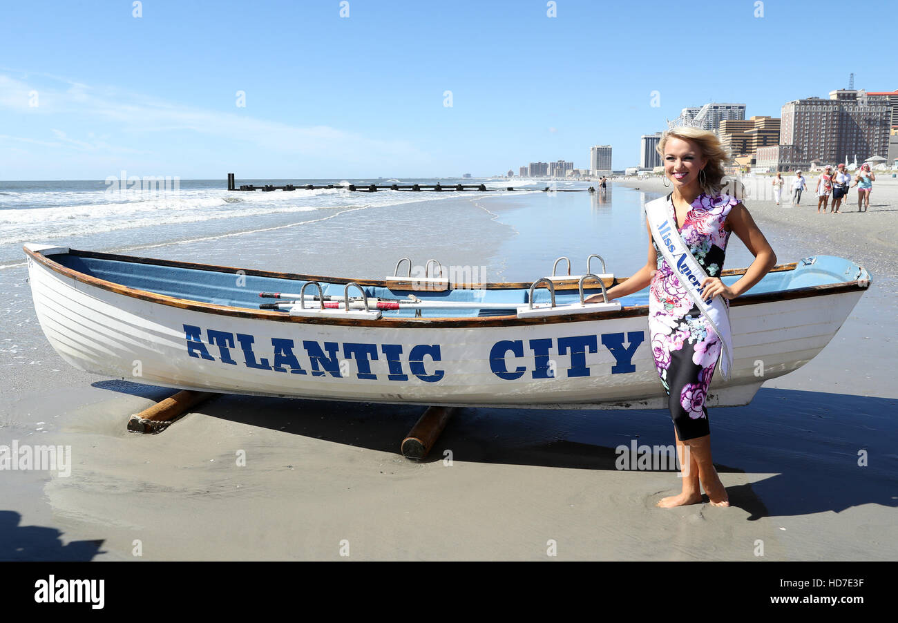 2017 Miss America Toe Dip at The Boardwalk in Atlantic City, NJ ...