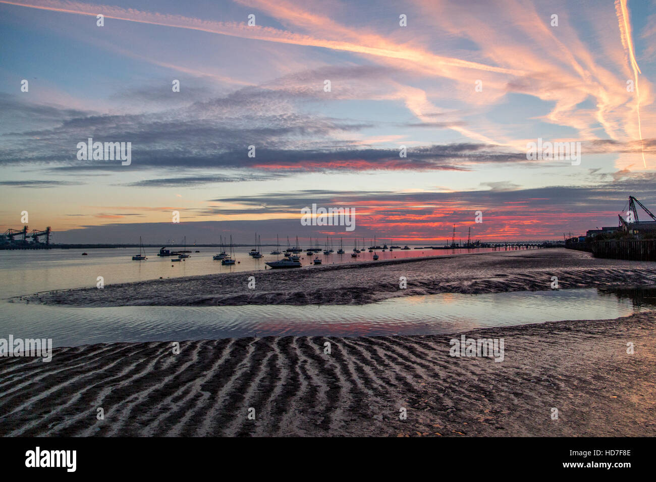 The sunrises over the river Thames and Canal at Gravesend. Gravesend ...