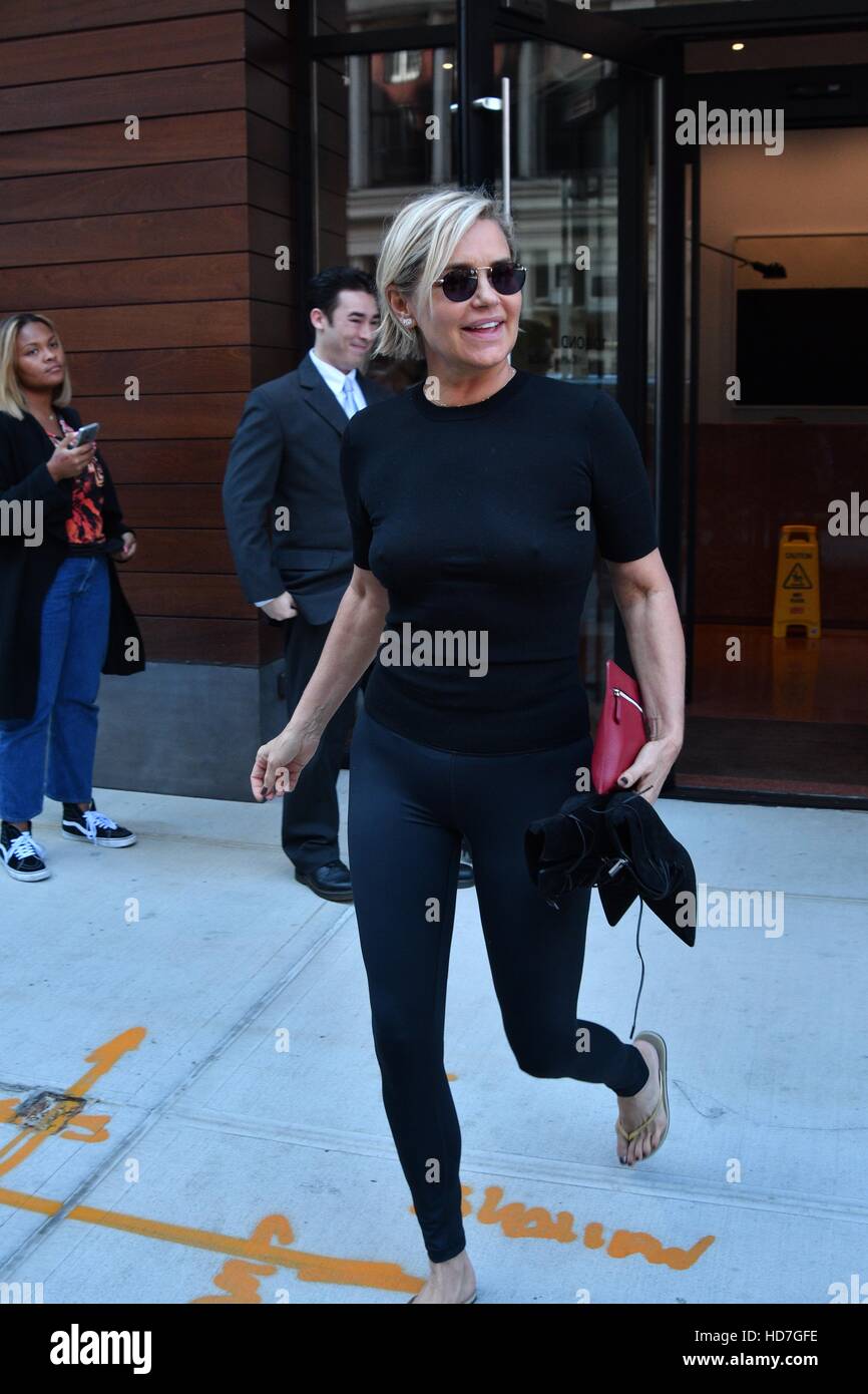 Yolander Foster visits her daughter Featuring: Yolanda Foster Where ...