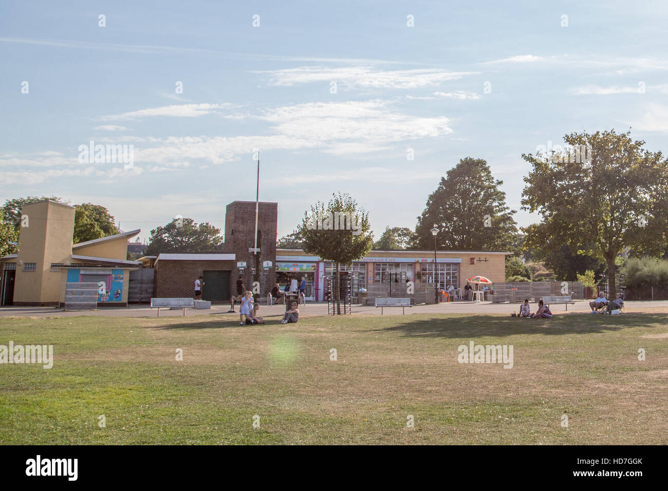 The sun shines down on Gravesend Promenade this afternoon where the ...