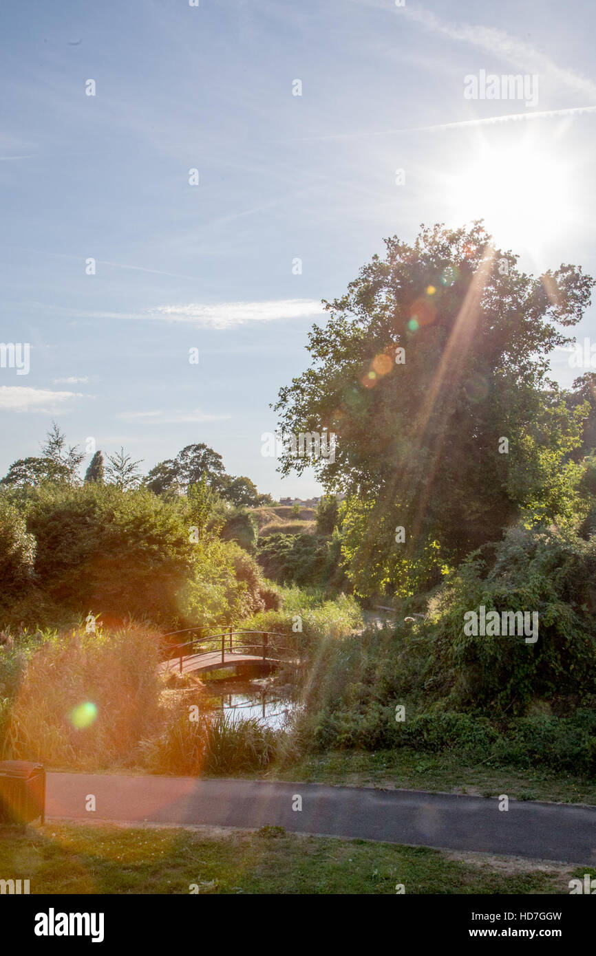 The sun shines down on Gravesend Promenade this afternoon where the ...