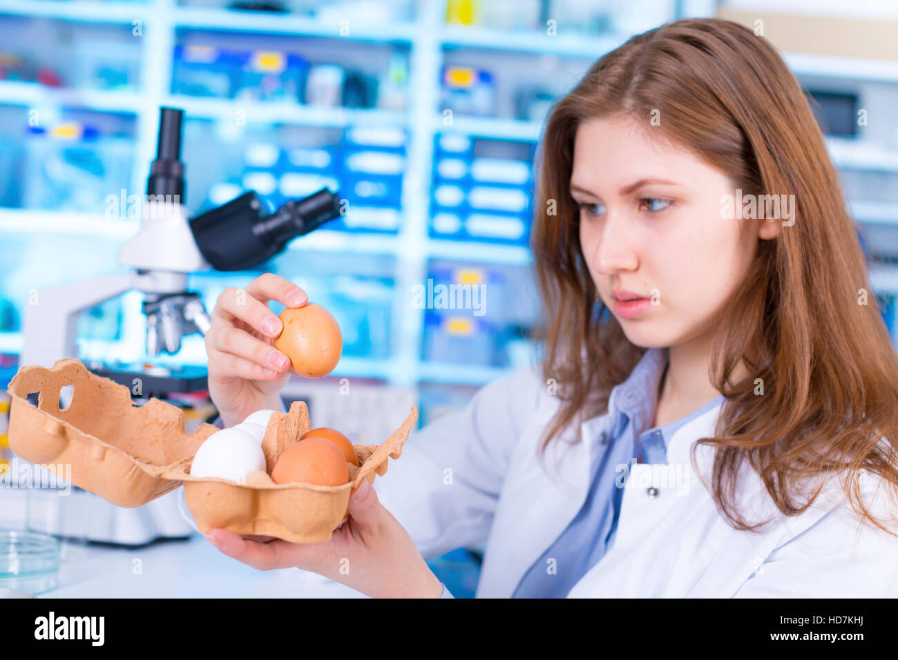 Student testing food in lab hi-res stock photography and images - Alamy